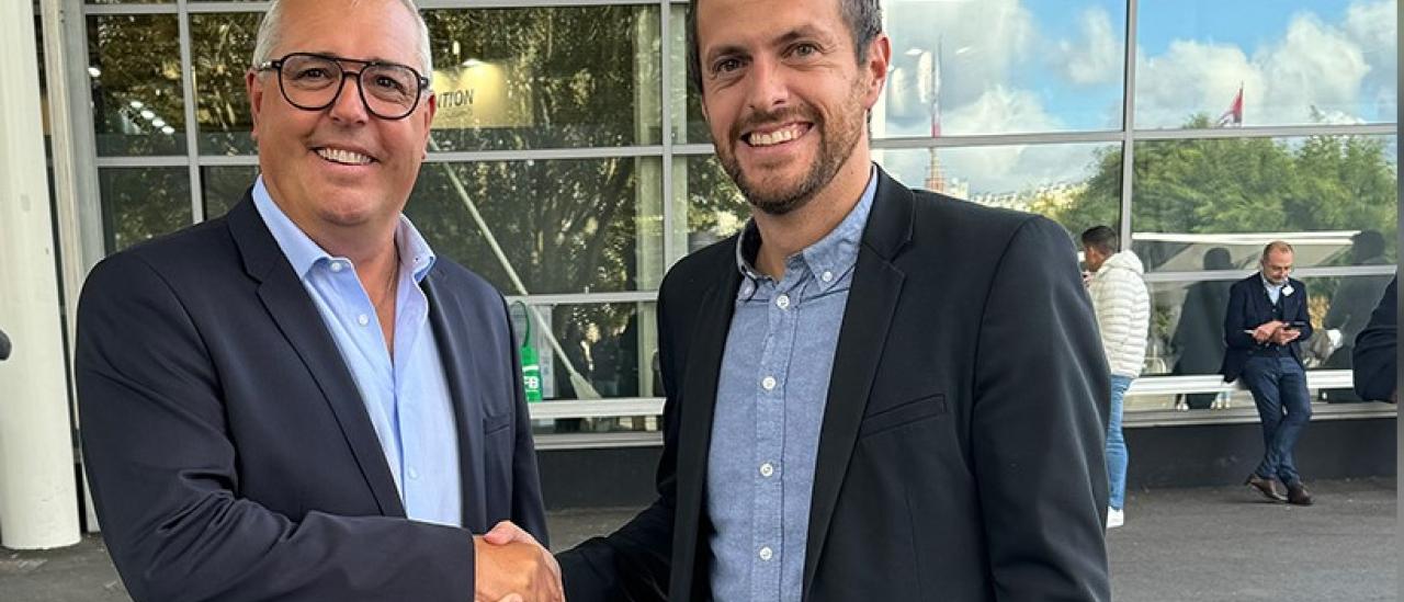 AGC and DEVGLASS signed a partnership agreement for the distribution of ...